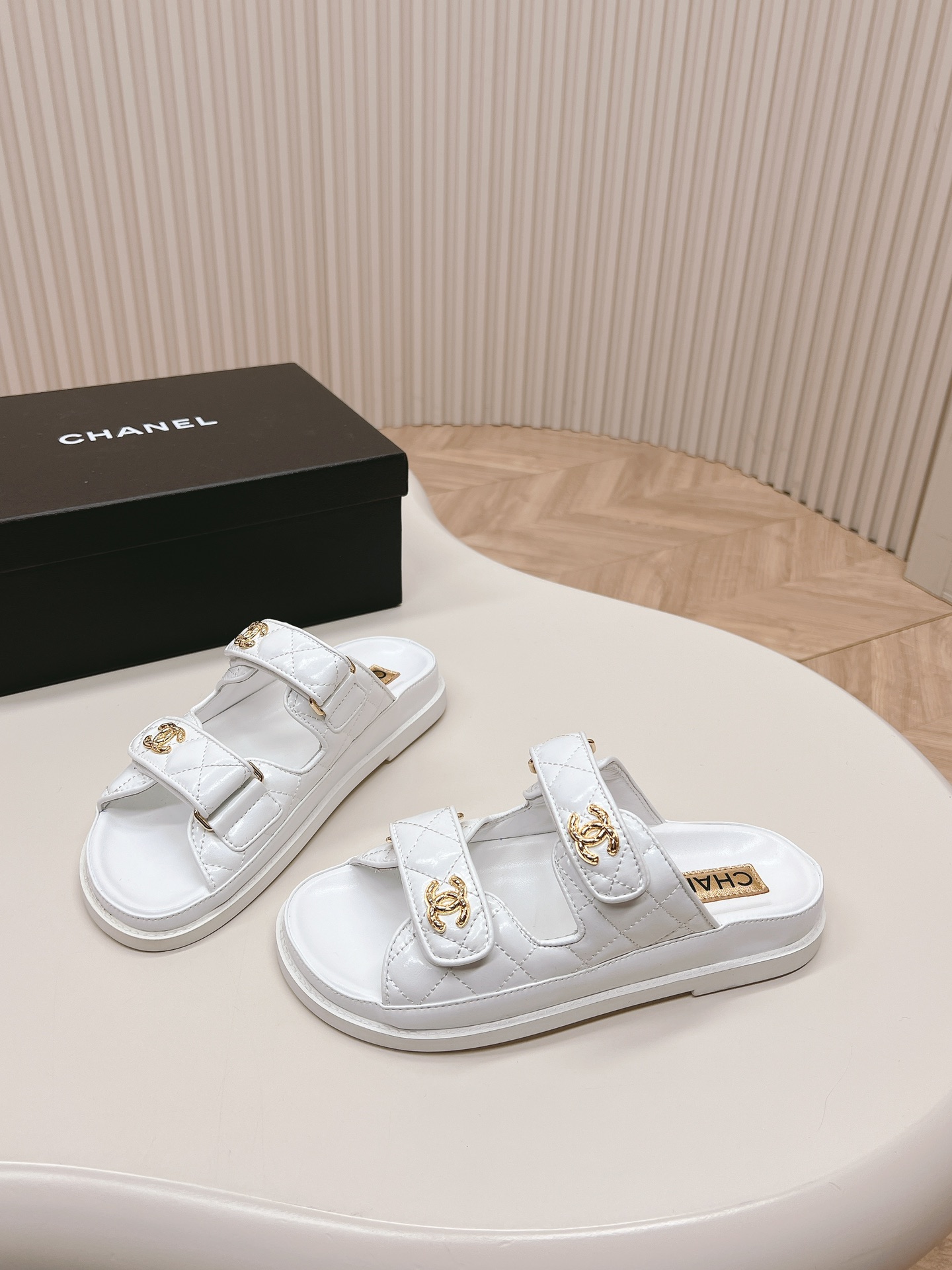 Chanel Sandals With Chanel Logo White For Women - Vipfasbags